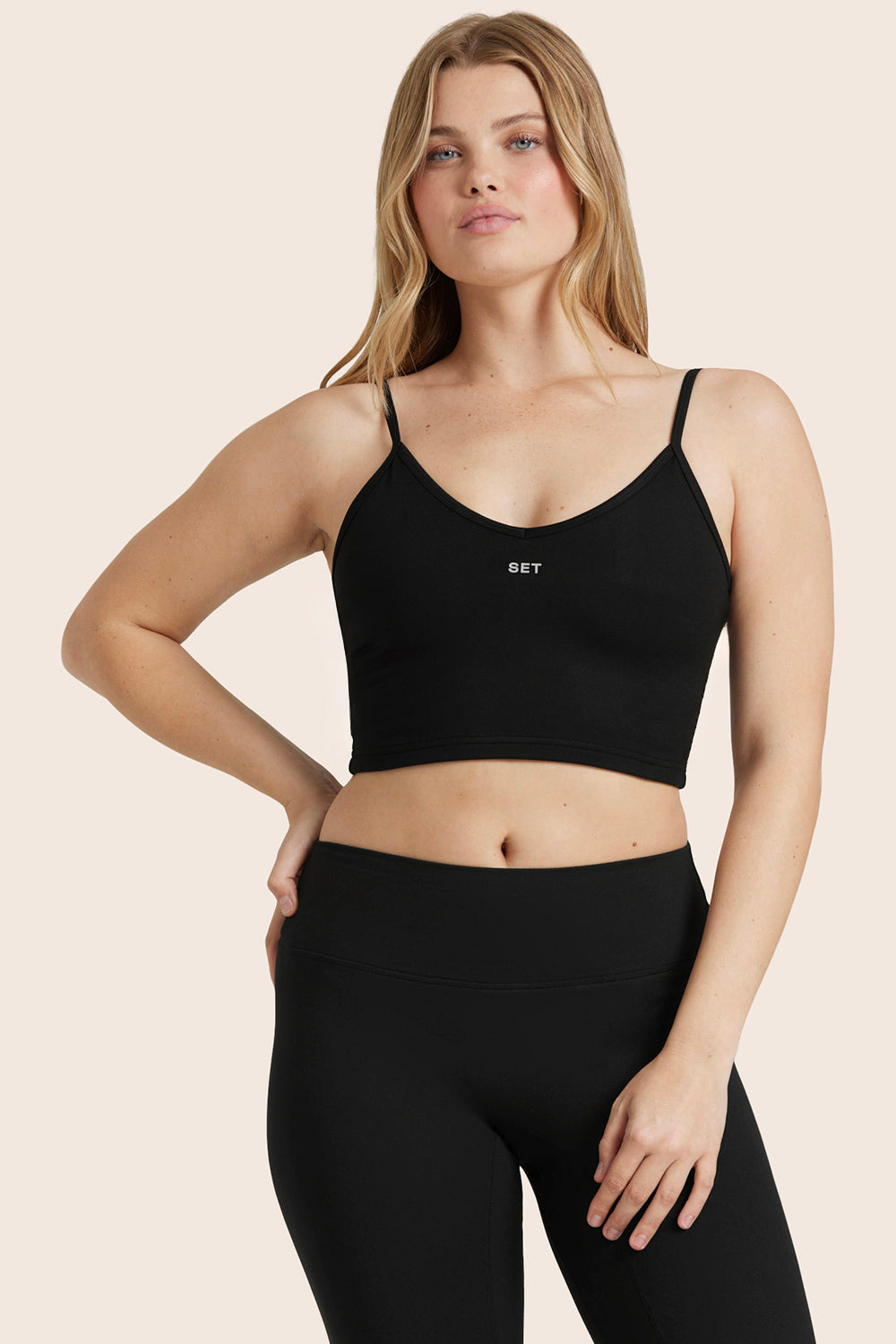 ACTIVE BRAS + TOPS – SET ACTIVE